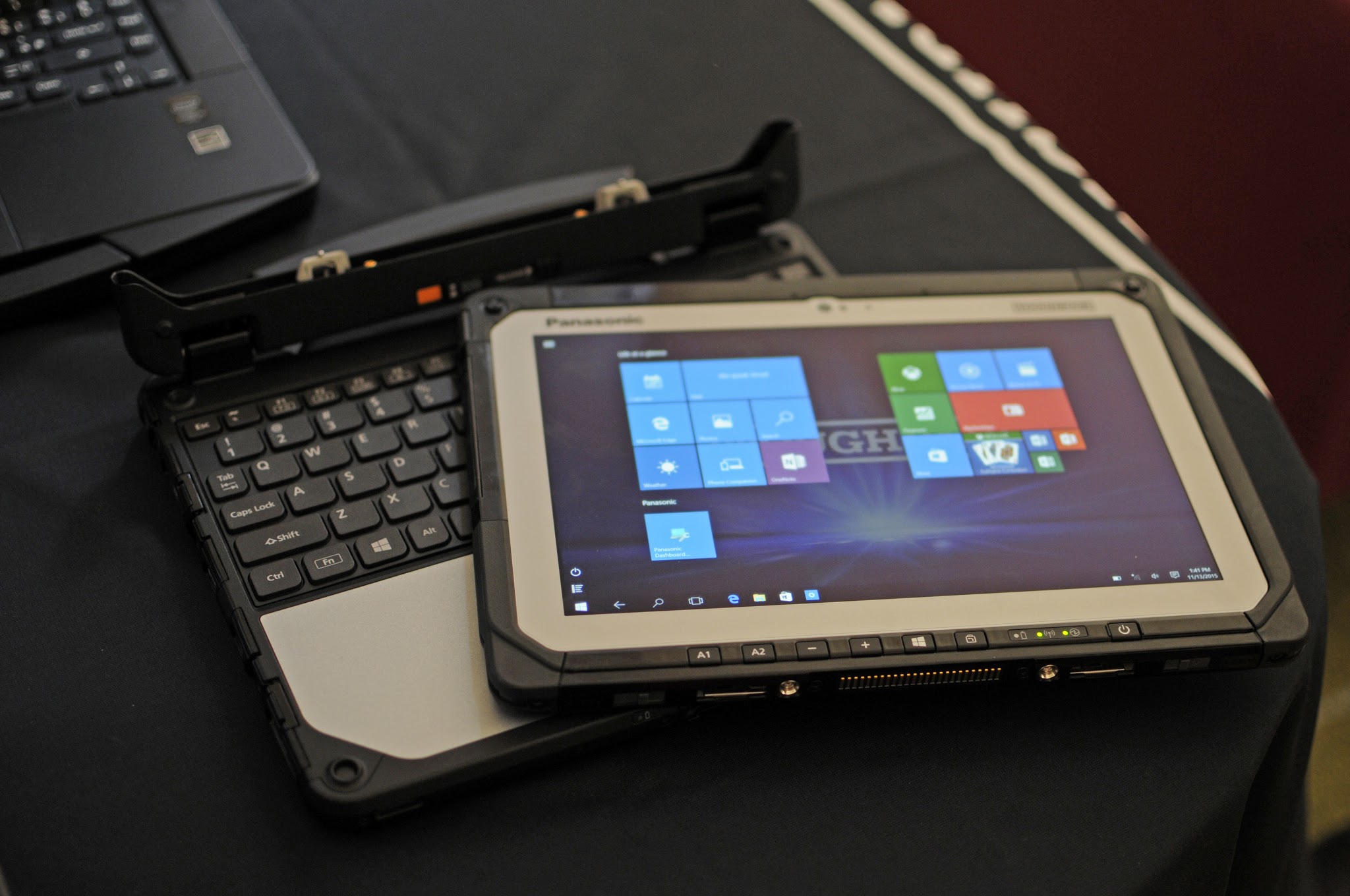 Besoin d’une tablette-ordinateur ultra-résistant ? Panasonic a peut ...